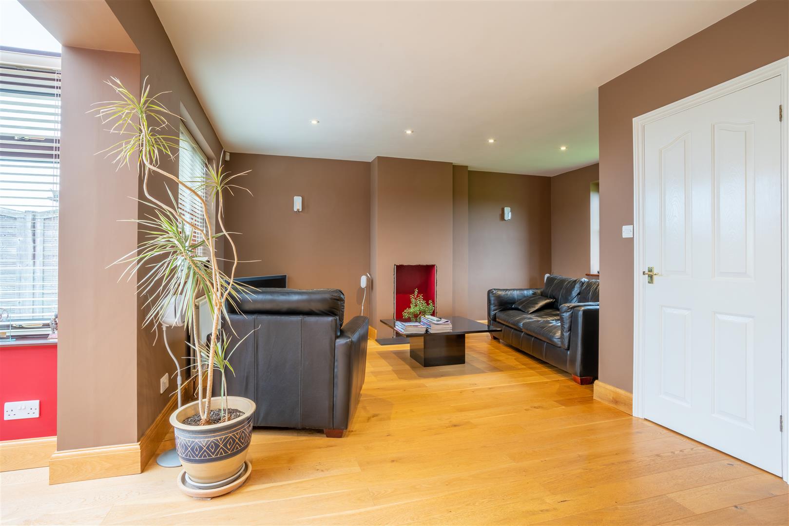 The Green, Matching Tye - Prestige & Village